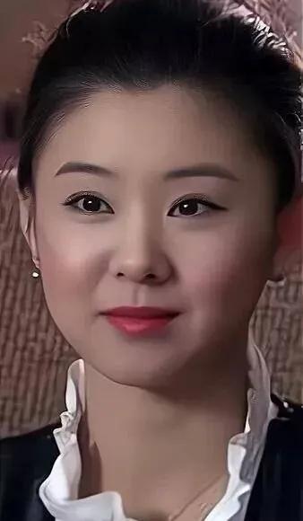 Li Xiaomeng: With a round face and bright eyes, beauty is timeless - iMedia