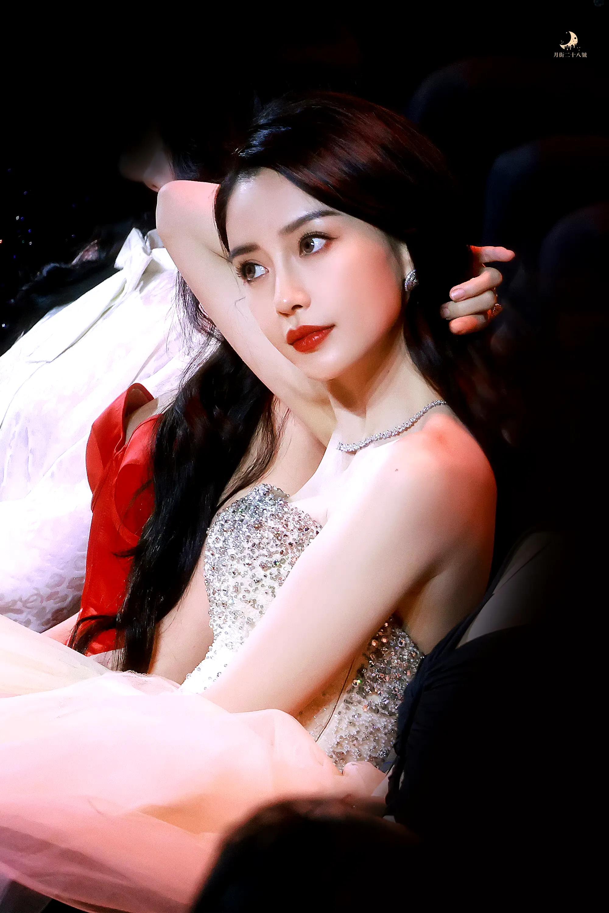 Yang Ying Weibo night event site - iNEWS