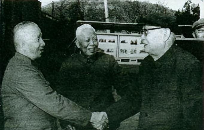 Song Shi took his turn to eat at a restaurant. When he heard the name ...