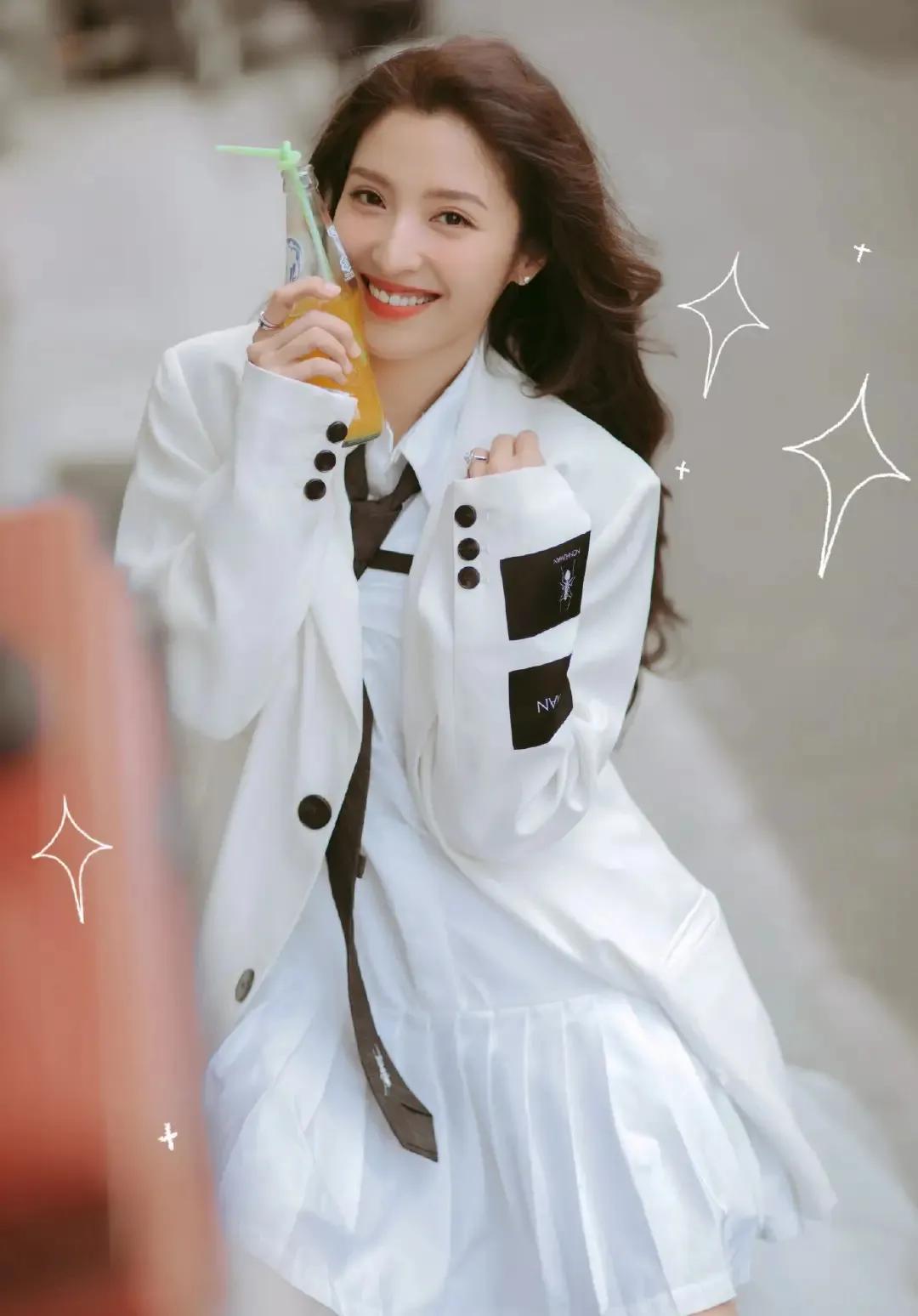 Pan Chen is as elegant and fresh as a fairy, and the goddess without ...