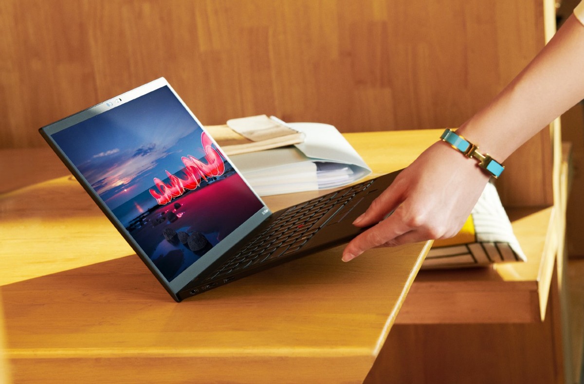 907g ultra-thin, ThinkPad X1 Nano helps you move towards a new business experience - iNEWS