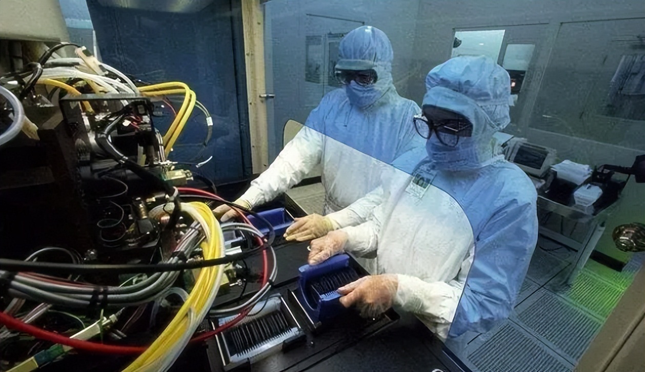 ASML was "pit"?The Japanese giant ushered in a major breakthrough, and ...