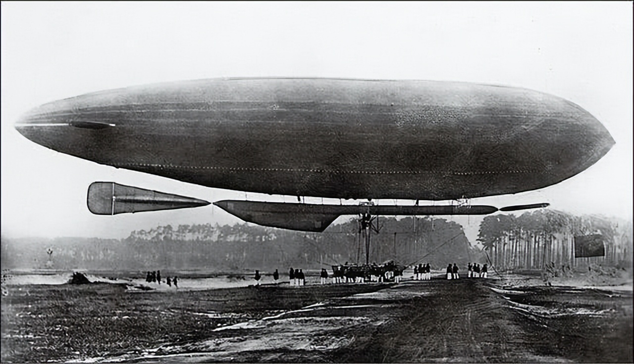 Why did the Zeppelin airship, the largest aircraft in human history ...