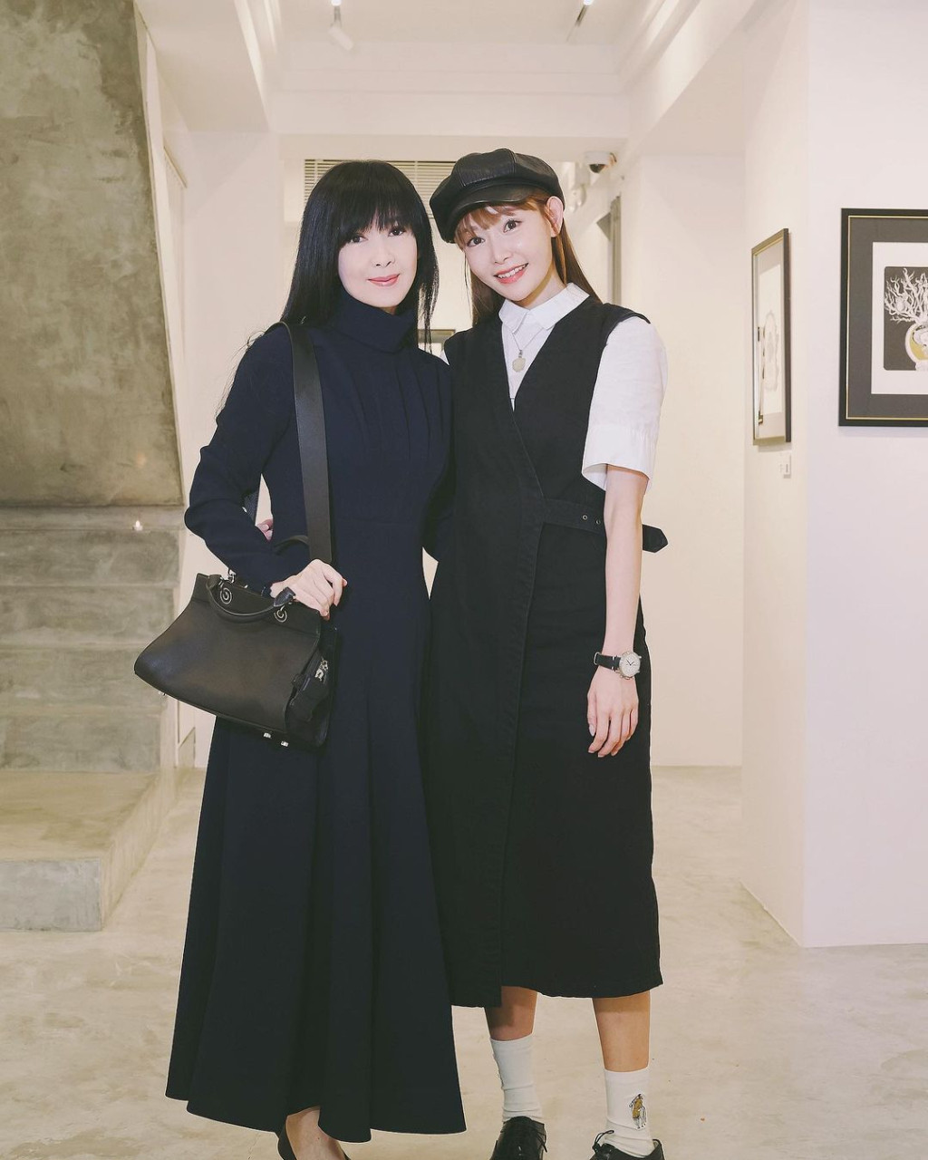 55-year-old Zhou Huimin's recent photos are too tender, and her side ...