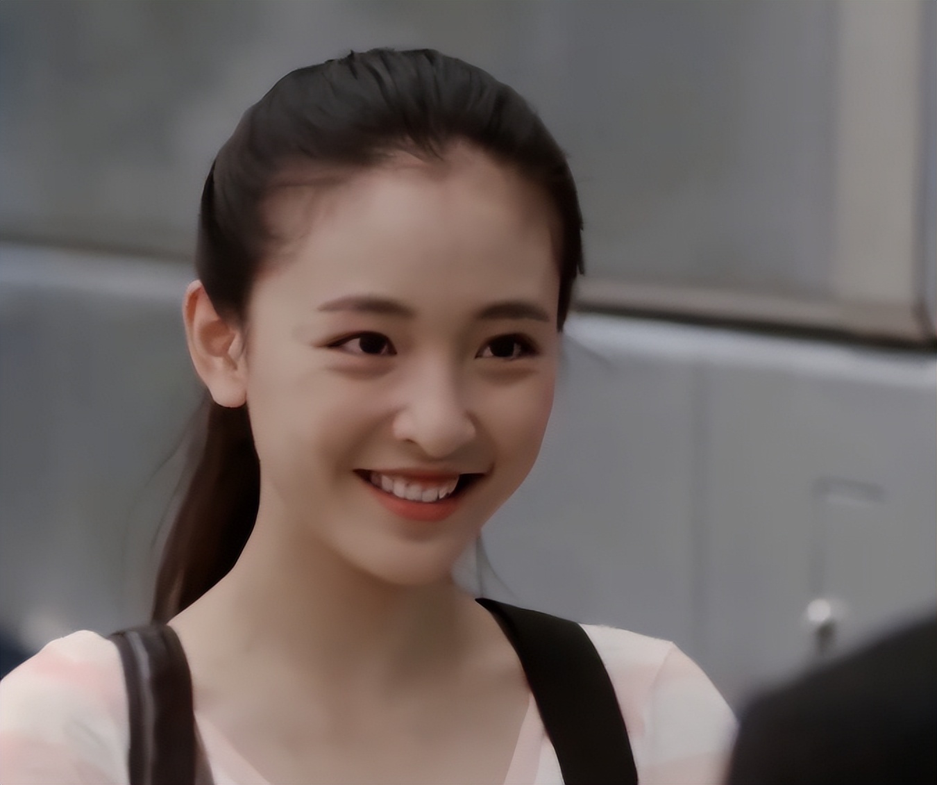 Wu Qian's state is very much like Zhao Mersheng who just returned to China, she is so careful ...