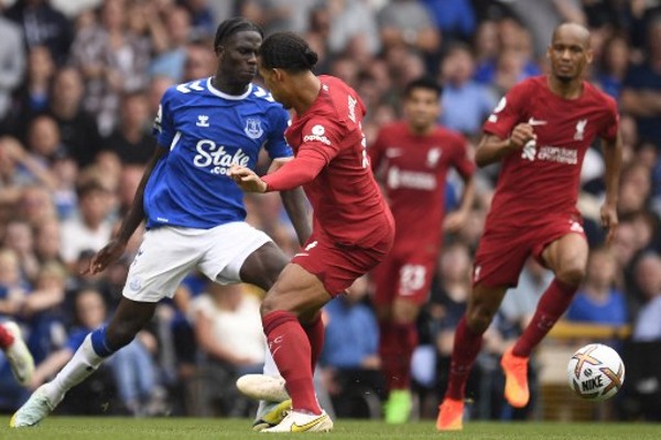 AiFA Sport: Frank praises Aronson's performance as Leeds United top ...