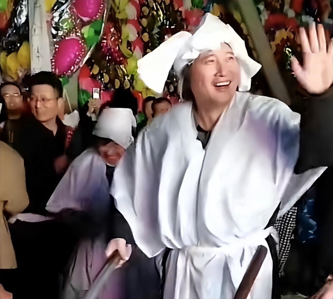 Dai Yuqiang was scolded for laughing and singing at his mother's ...