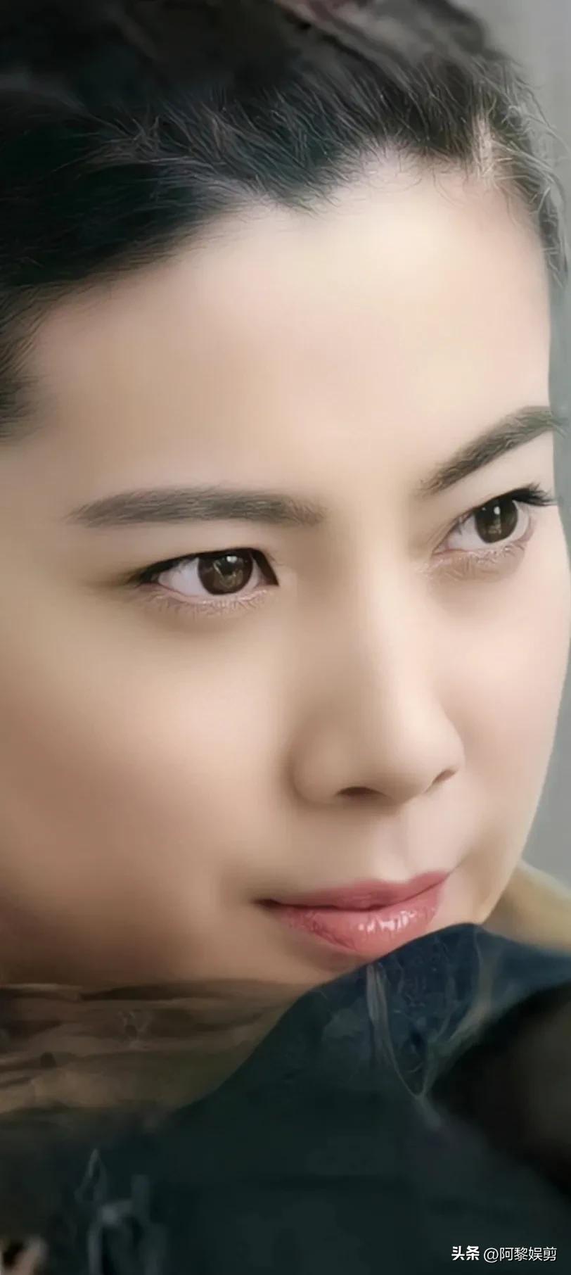 Wang Ke in military uniform is so pretty - iNEWS