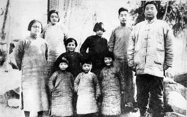 "Selling out for glory" Feng Yuxiang changed sides 8 times in his life ...