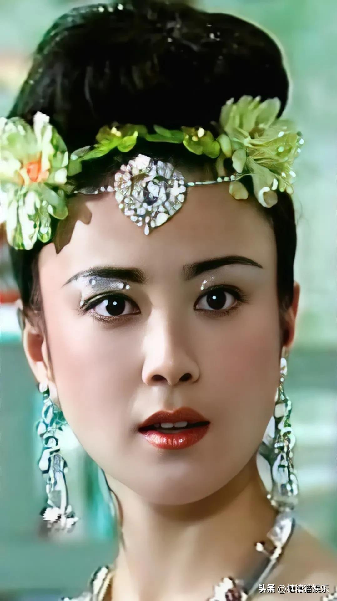 Fu Yiwei: Alluring the country and the city, beautiful as a flower - iNEWS