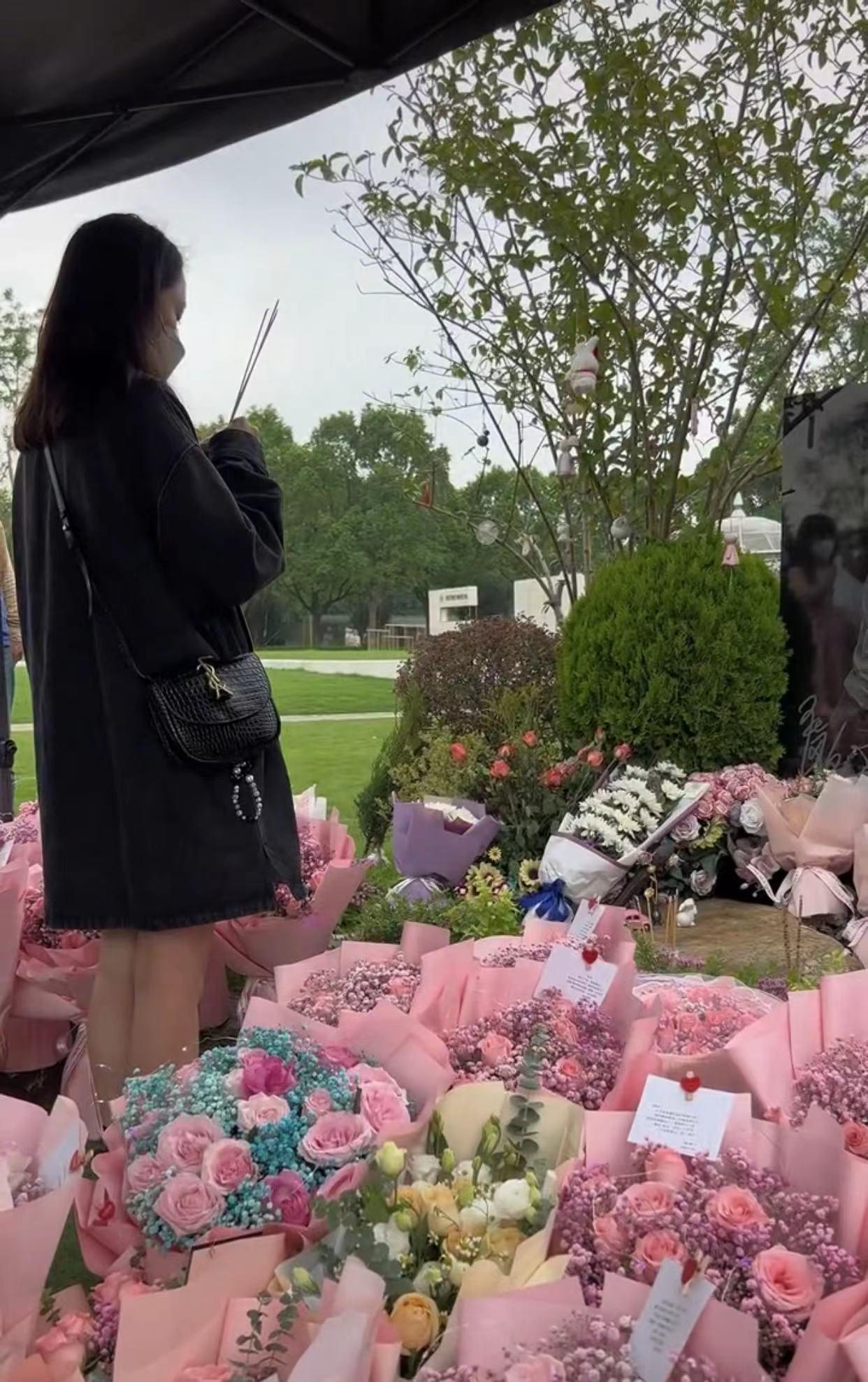 Tears!On the sixth anniversary of Qiao Renliang's death, Chen Qiaoen ...