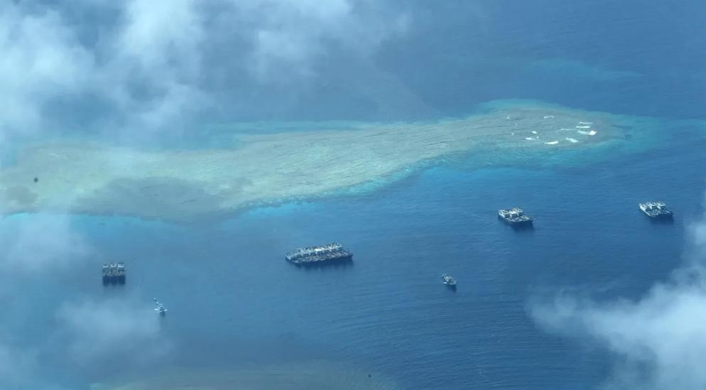 Chinese fishing boats took the initiative to attack Xianpin Reef from ...