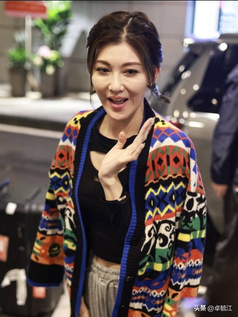 "Sister Lang 4" Li Caihua's off-duty photos, pouting her mouth than her ...