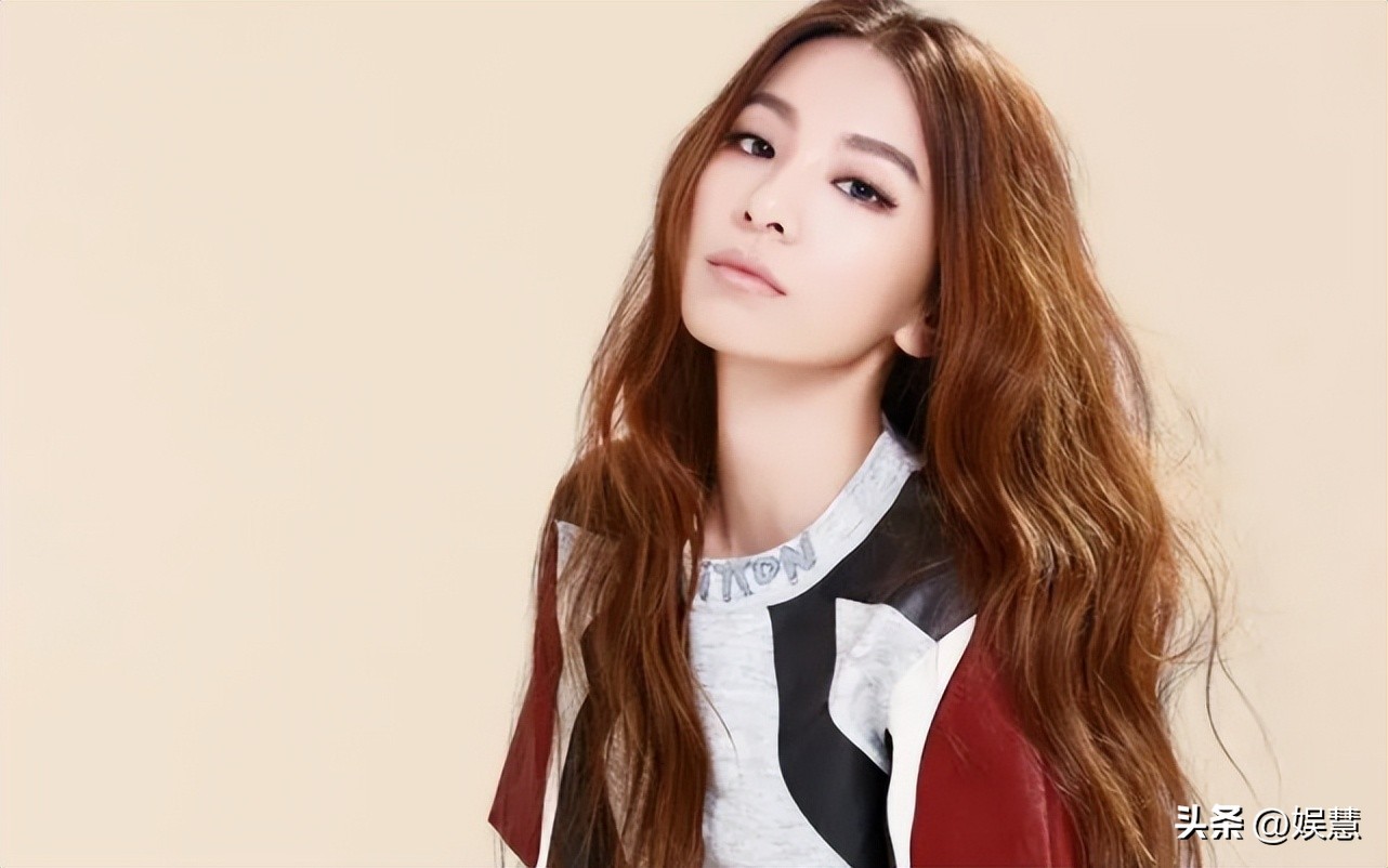 Yan Yalun participated in the launching ceremony of the new drama and ...