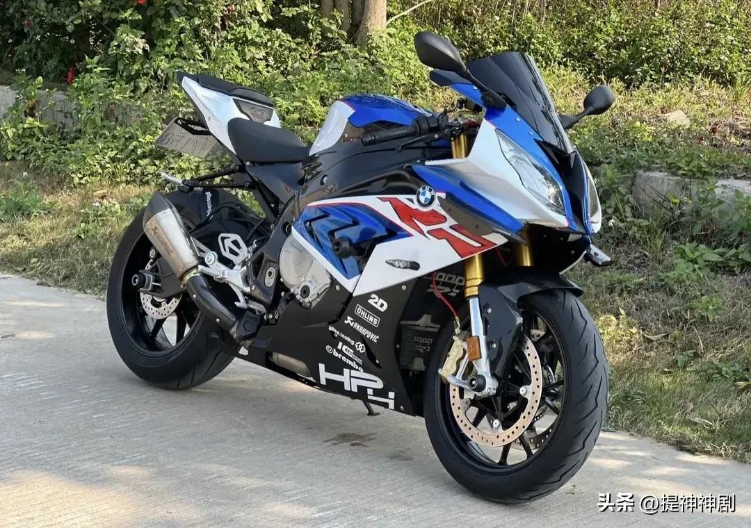 BMW motorcycle S1000RR brings you precise, sensitive, safe and reliable ...