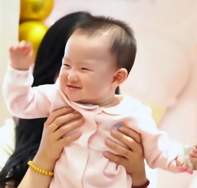 Huang Yiming and Wang Sicong reconciled and acknowledged their father ...