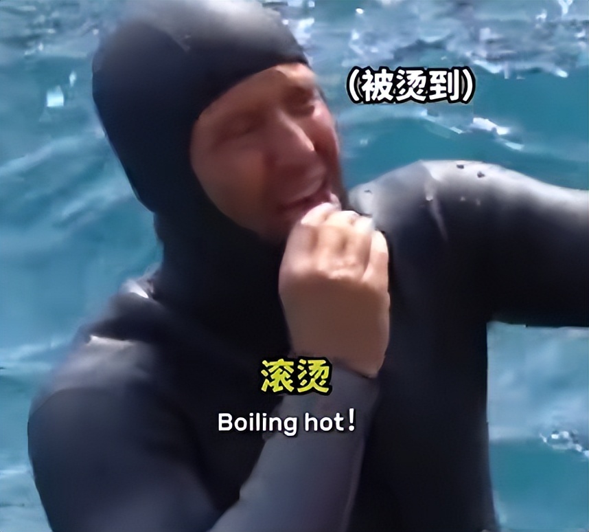 When filming, Wu Jing handed Jason Statham a glass of wolfberry water ...