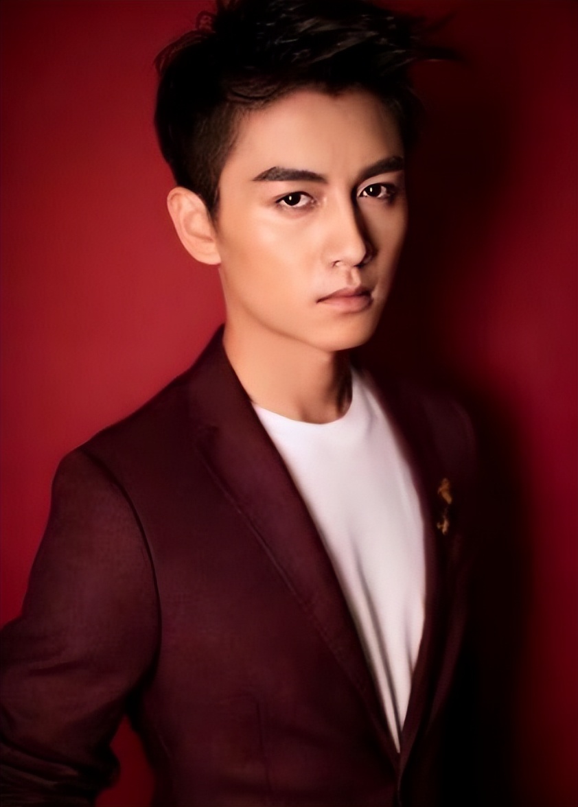 The ancient costume male god Chen Xiao once again detonated the ...