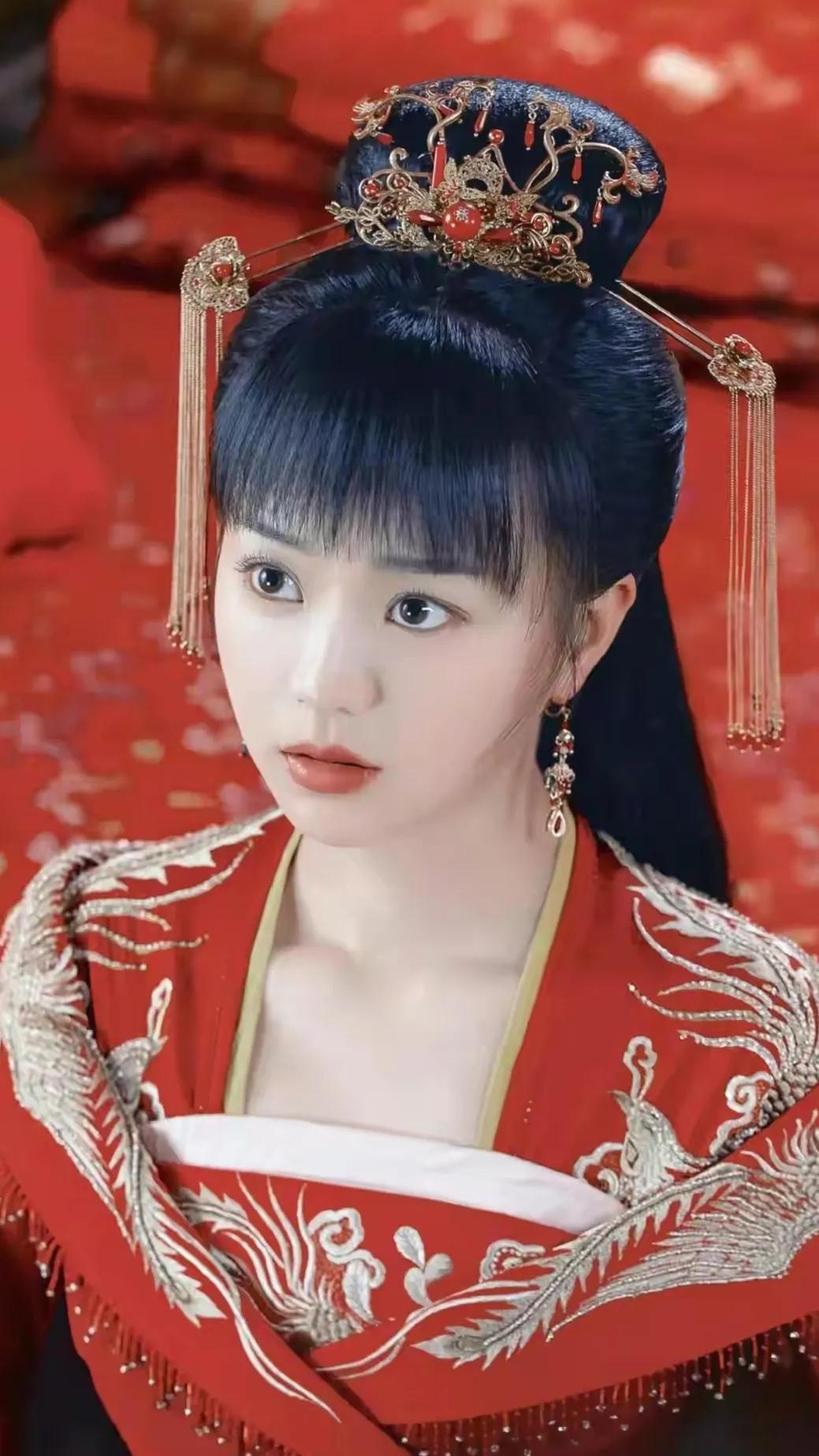 Hu Yixuan, Zhang Sanni, who is more beautiful? - iNEWS