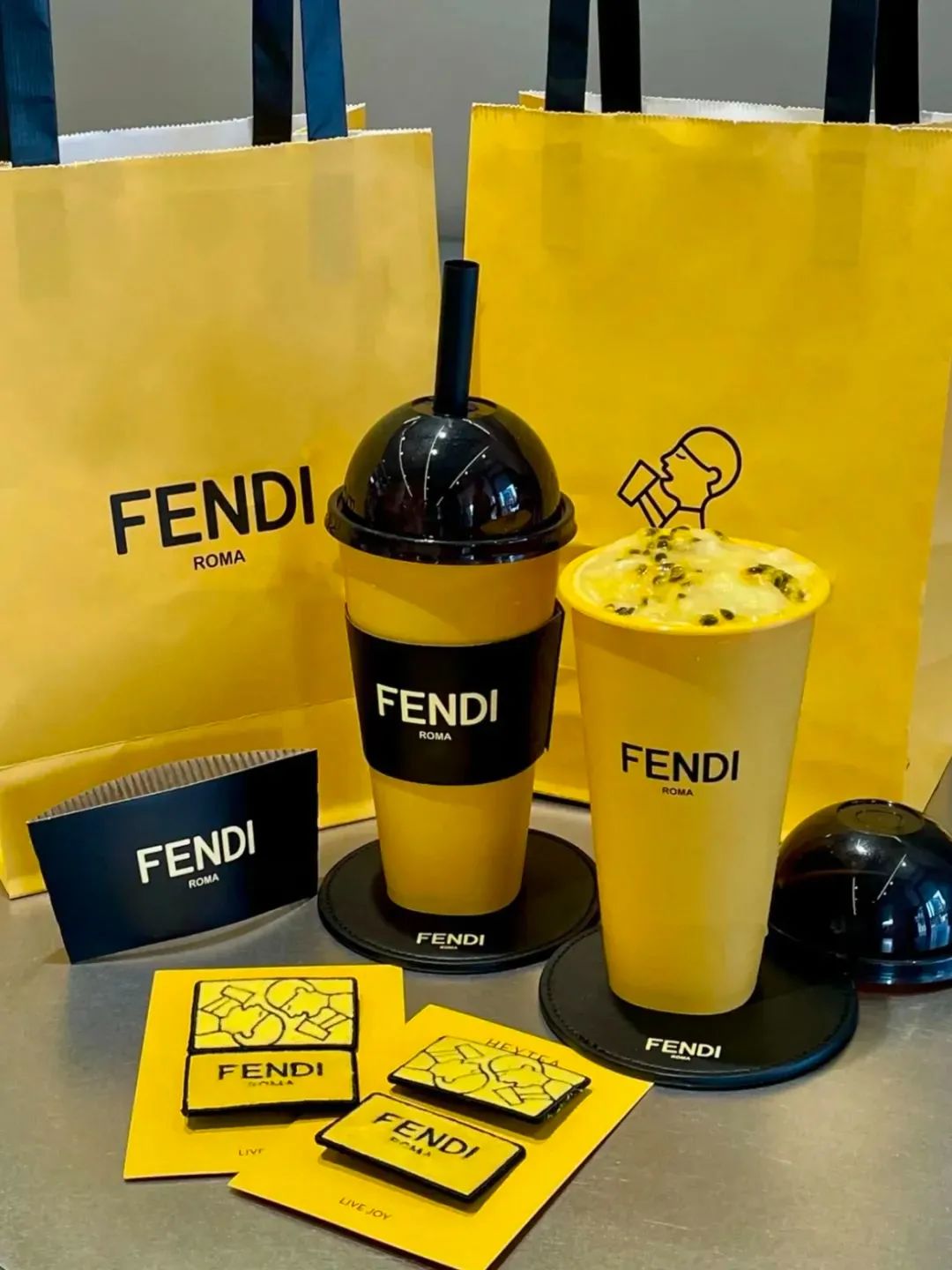 Buy HEYTEA and "free" Fendi? Tea enters the fashion circle - iNEWS