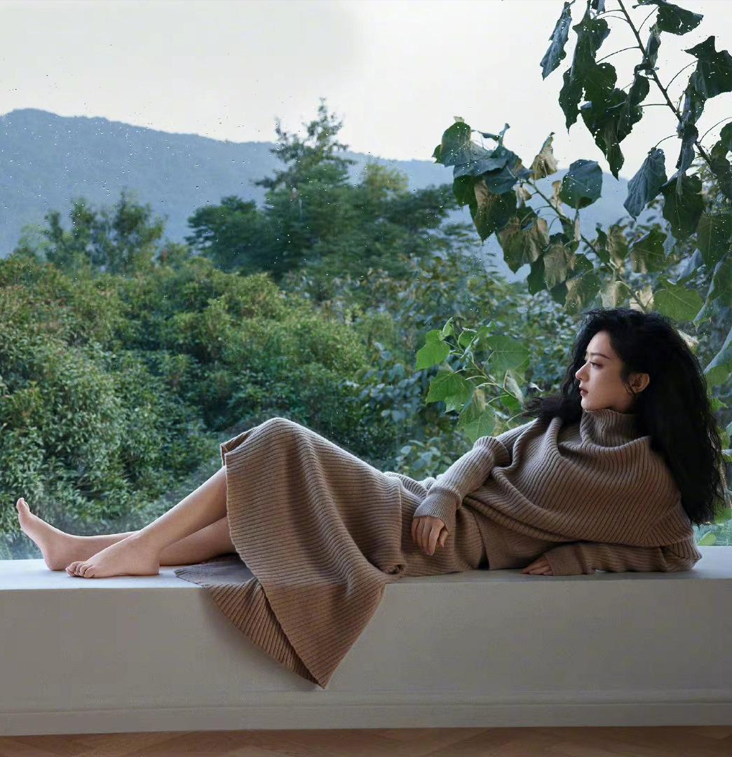 Gentle Healing!Zhao Liying's beautiful photos on the cover of magazines ...