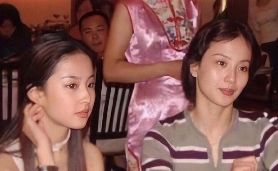 Liu Yifei looks as beautiful as a fairy. After seeing her mother Liu ...