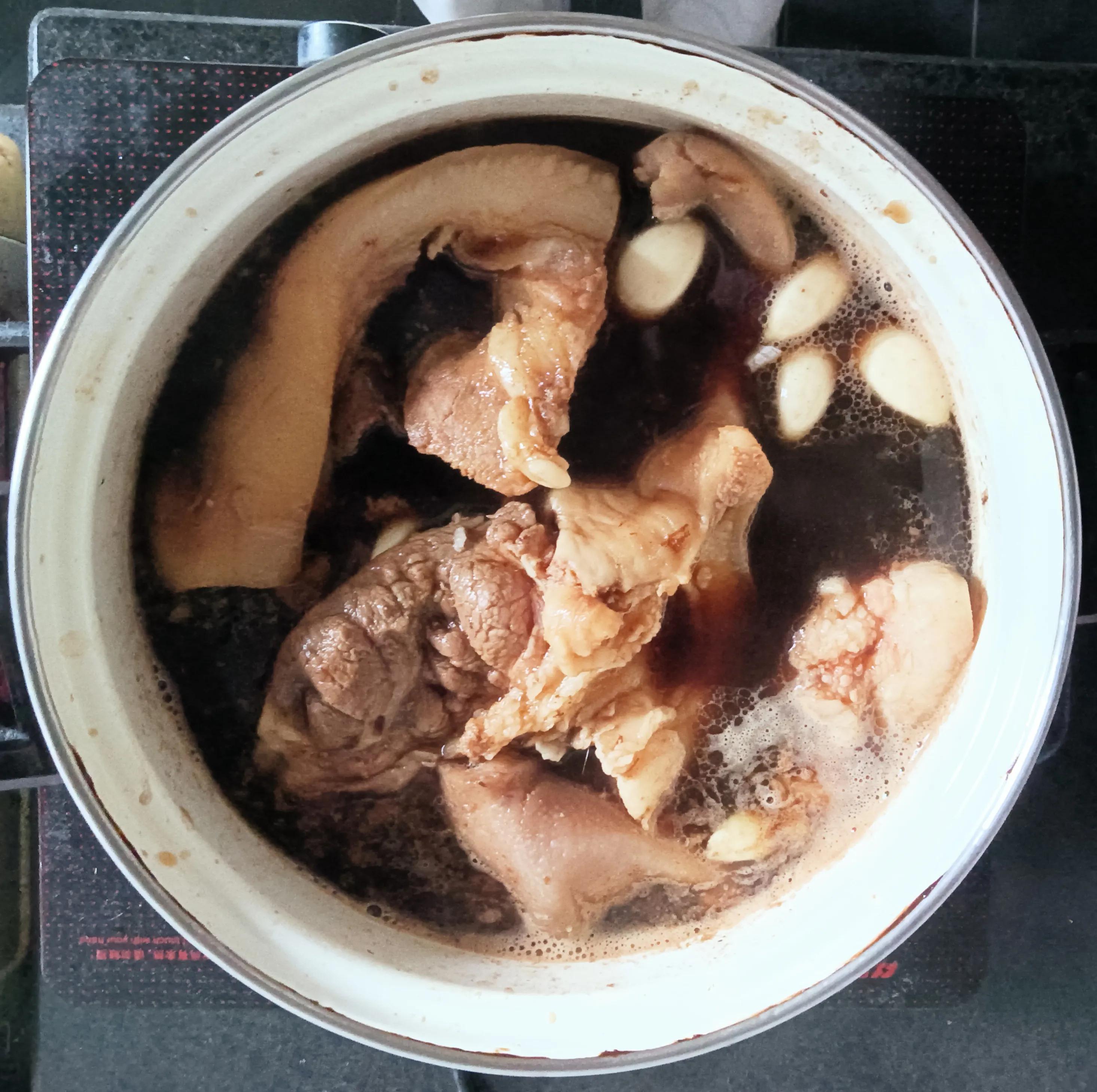 Braised pork head meat, fat but not greasy, very chewy, and the more ...