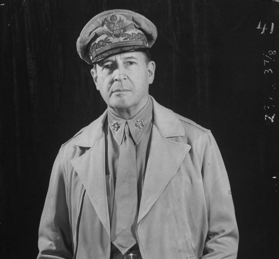 Why was MacArthur the only five-star general? How strong is his ...