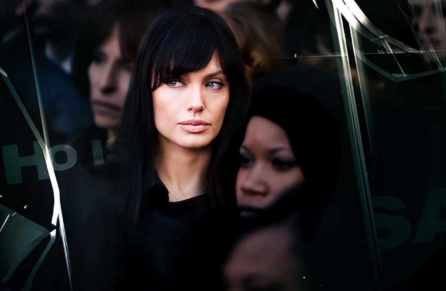 The movie "Secret Agent" takes you to uncover layers of complicated ...
