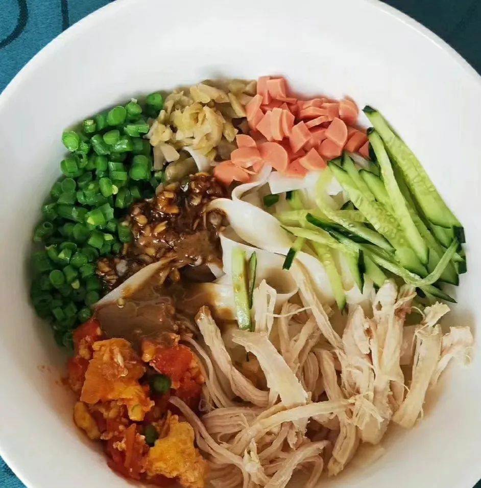 Do not cook the noodles directly, add some "it", it is more enjoyable ...