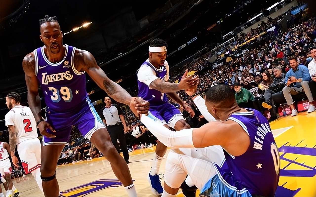 Refuse to retire, goodbye Lakers!Helping LeBron win the championship ...