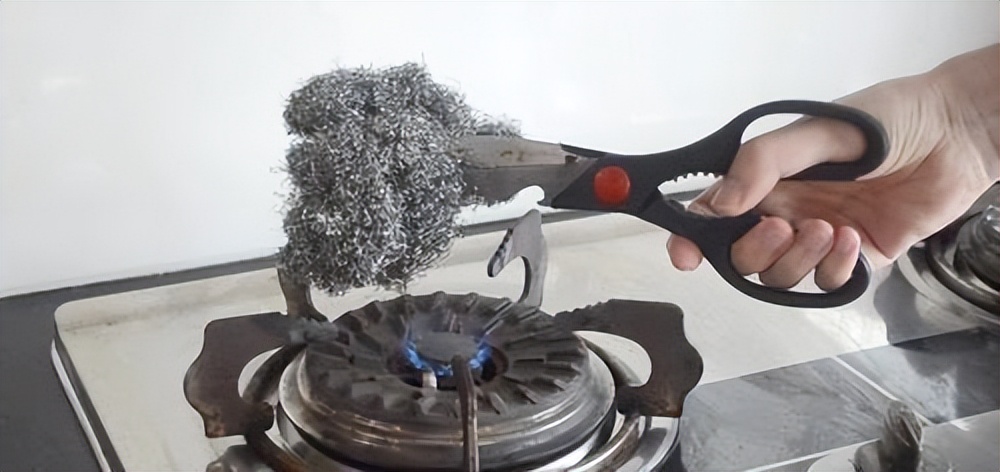 Why do steel wool balls have to be roasted on the fire? It turns out ...