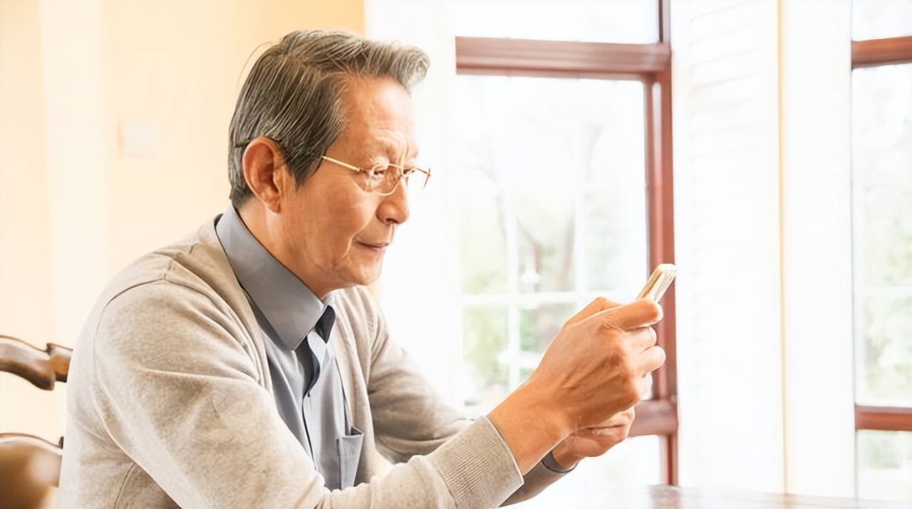 A 72-year-old man's experience - iNEWS