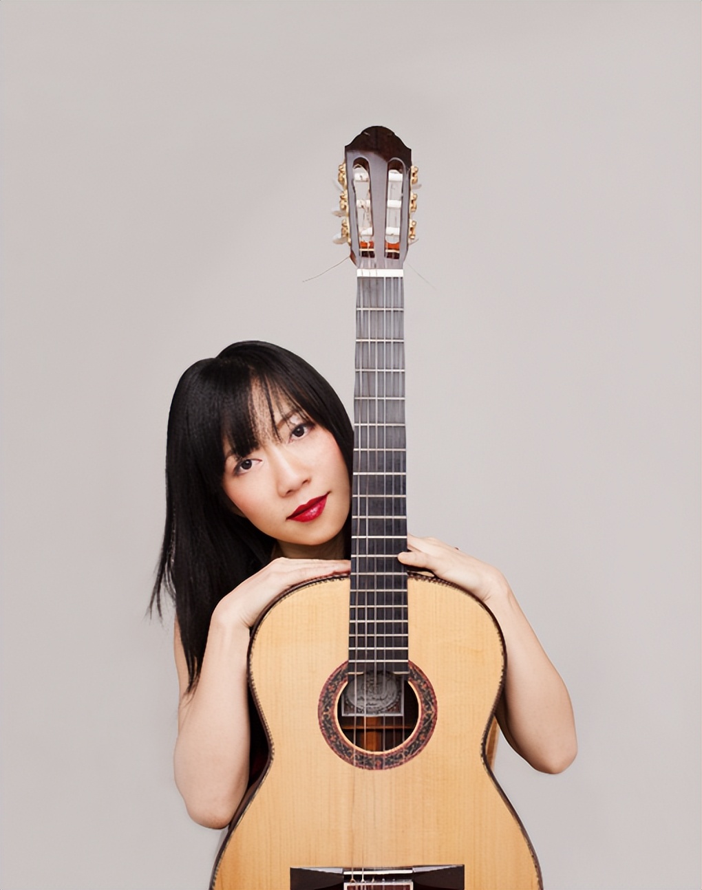 No. 1 Chinese classical guitar player, only Yang Xuefei can make ...