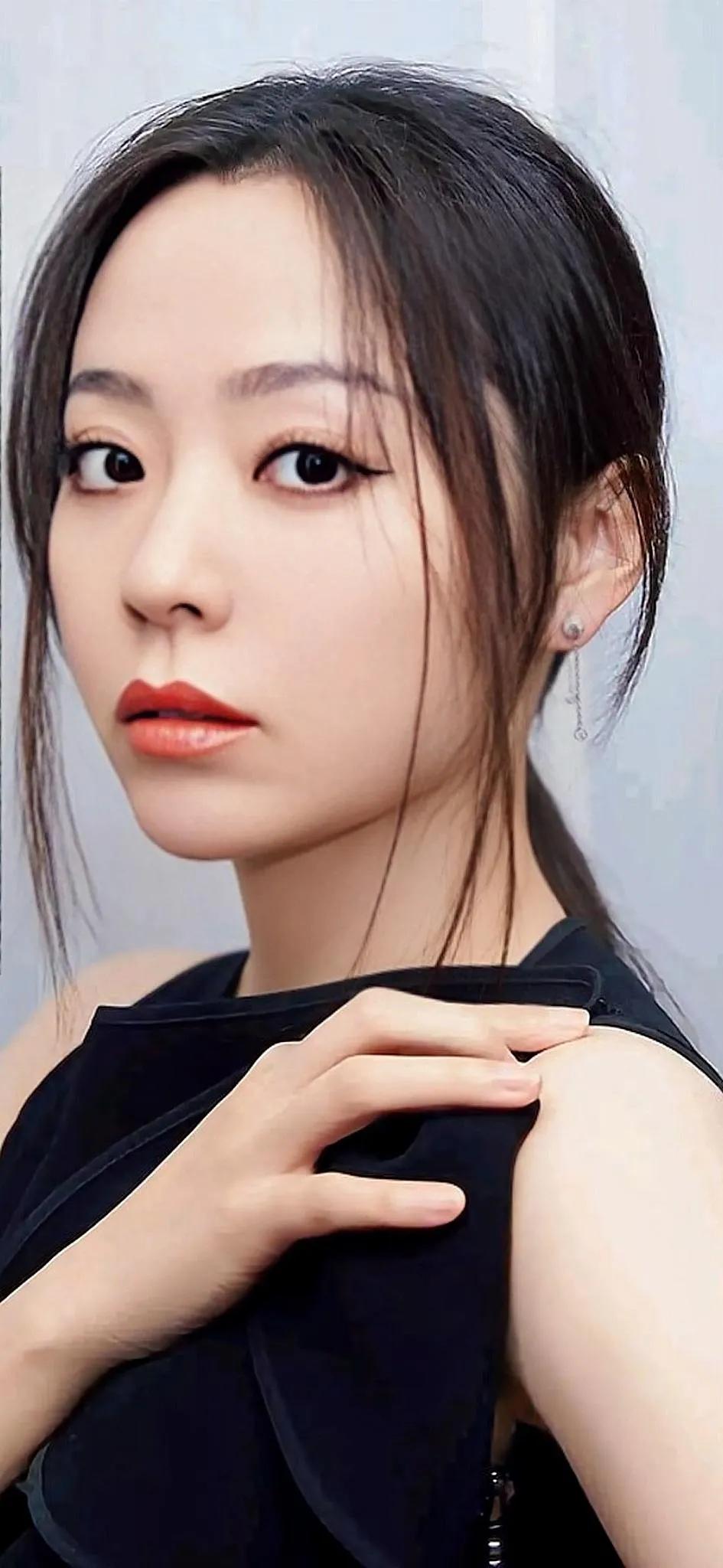 Jane Zhang. Dolphin Sound - iNEWS