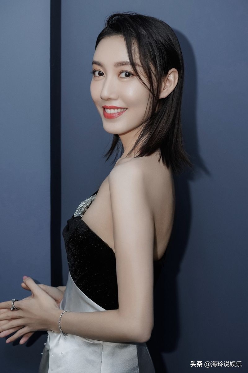 Gao Lu, she looks like Gao Yuanyuan, she is the white moonlight in the ...