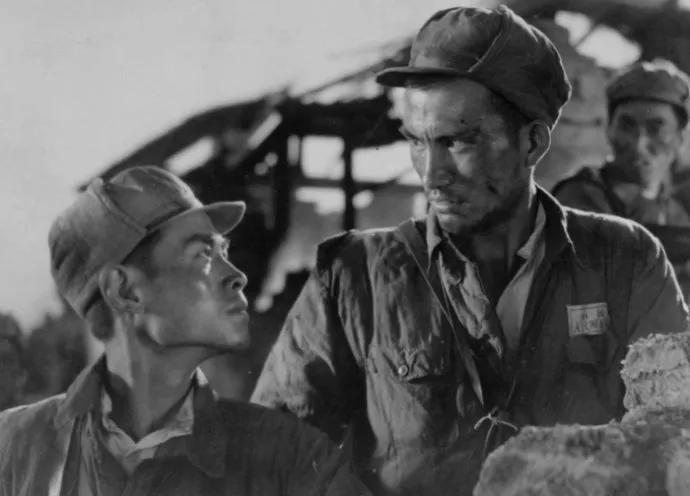 Stills of the old movie "Red Sun" - iNEWS