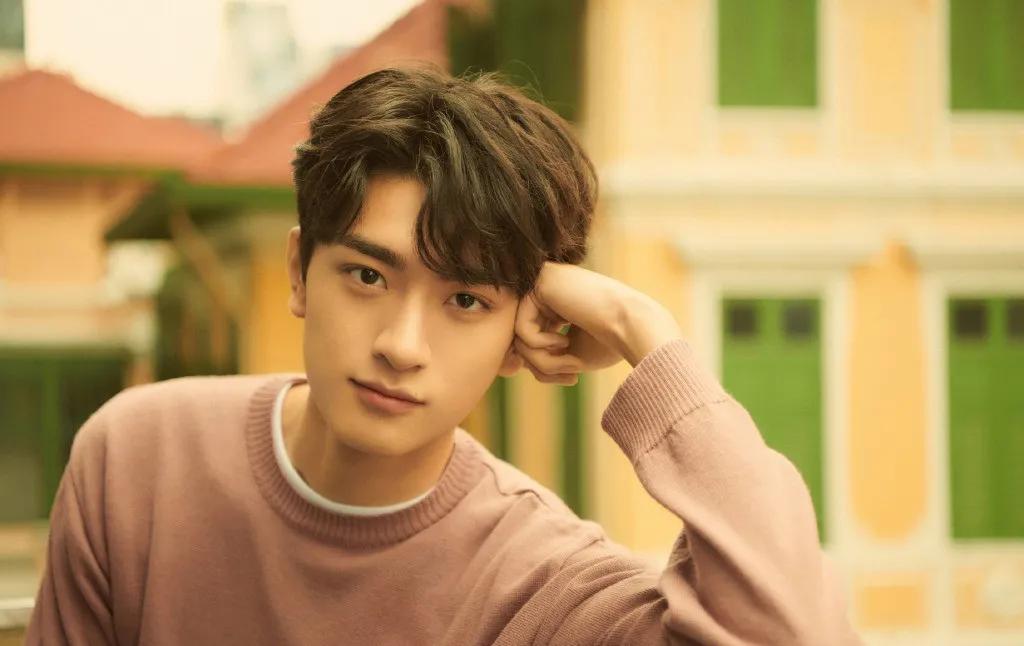 Little gossip, Lin Yi, Luo Yizhou, Chen Linong, Liu Yifei - iNEWS