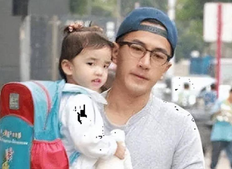 Hawick Lau travels to Canada with his daughter! 9-year-old Xiao Nuomi ...