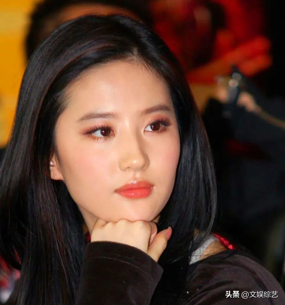 How did Liu Yifei offend Zhu Yilong, and why did he attract attacks ...