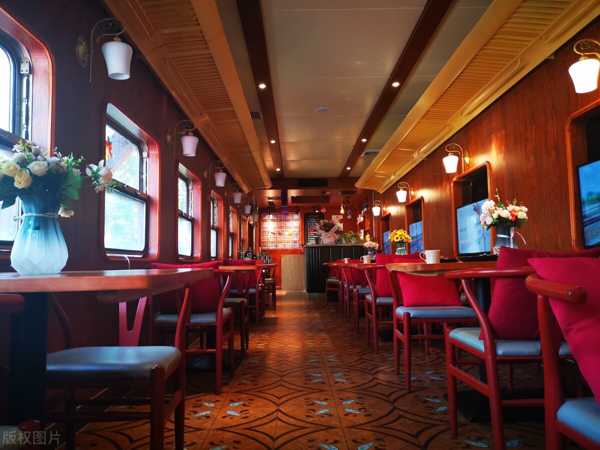Lunch on the Steam Train: Dining Car Culture in the American West - iMedia