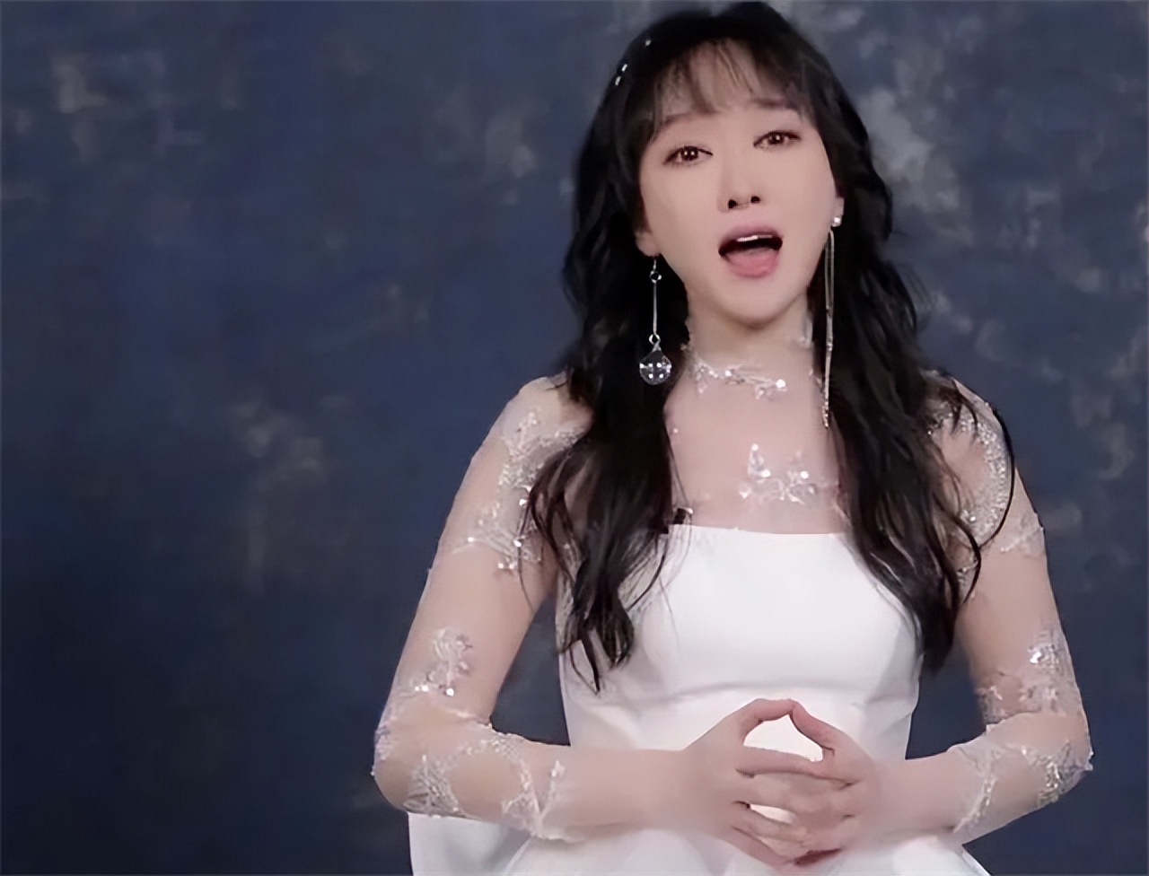 A recent photo of Sa Dingding, who married her husband within 90 ...