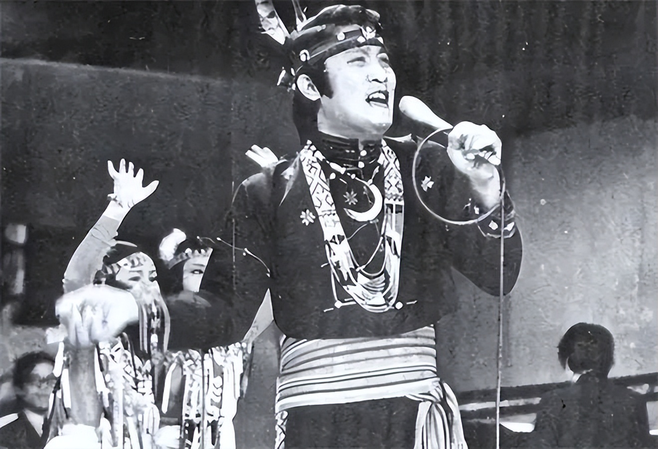 "Mountain Singer King" passed away this morning, "Naluwan Love Song ...