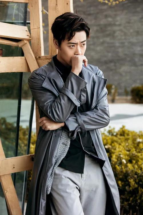 Zhang Tong went from the screen to the stage of the drama, and his ...