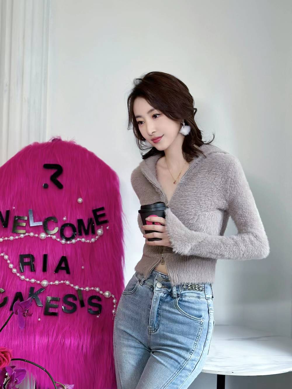 Actor Lin Jing's outfits are full of girly contrasts in "Ink Rain and Cloud" - iMedia