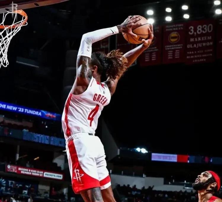 The No. 17 show Eason has both offense and defense, averaging 22 points ...