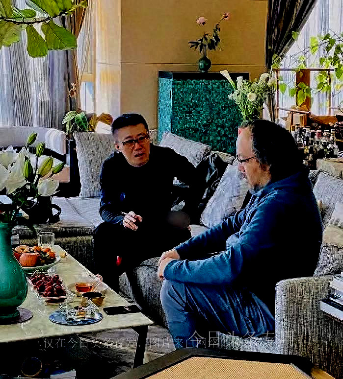 53-year-old Dou Wei lives in a luxury house in Beijing, rides an ...