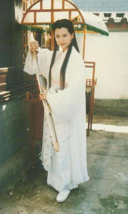 The most beautiful little dragon girl - iNEWS
