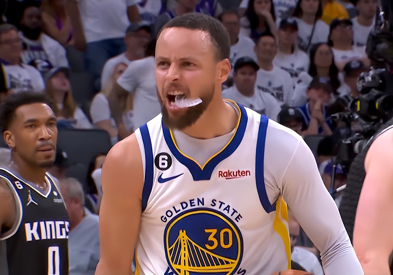 The ultimate heroism! Curry tie-breaks The Knockout with 50 points to ...