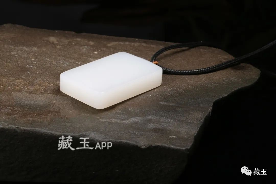 I have a jade card, although it is very small, but some people don't ...